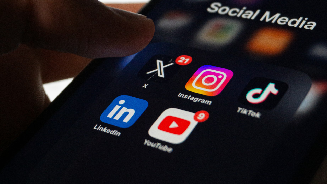 The End of Hashtag Stuffing: Social Media Optimization for Electronic ...